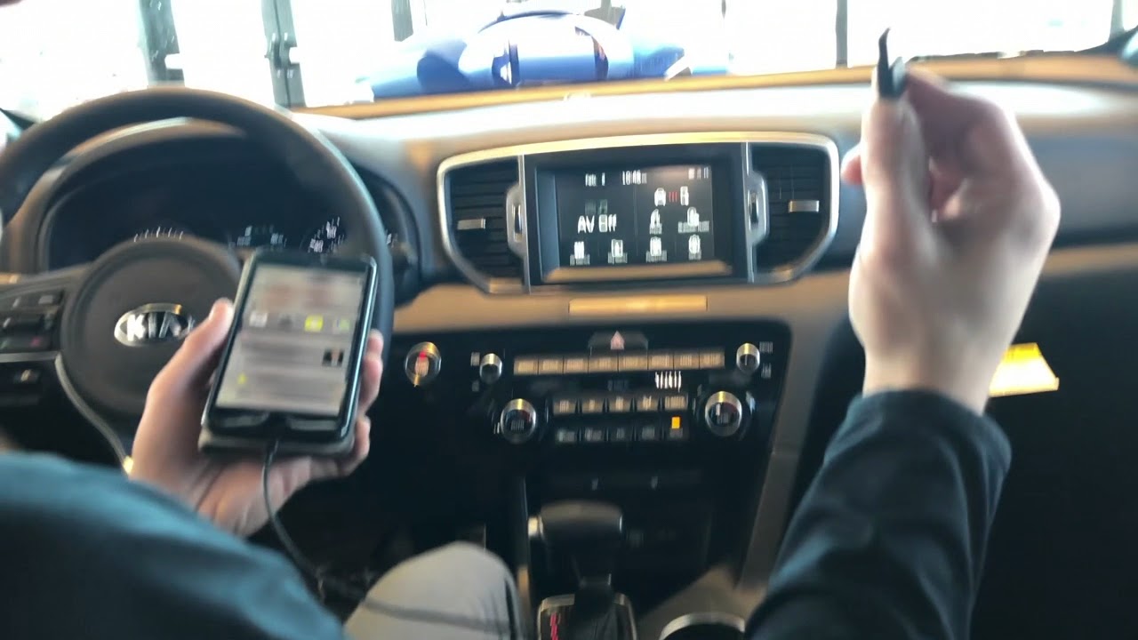 How to use Apple Carplay on your Iphone in your Kia - YouTube
