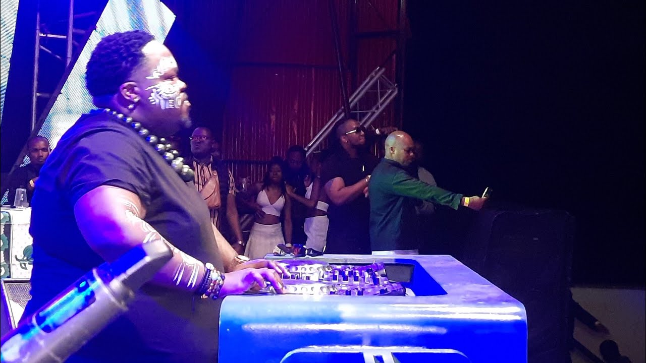 THE WINNING POST LIT UP EVERY TIME THE SONG PLAYS FROM HEAVY K DRUMBOSS ...