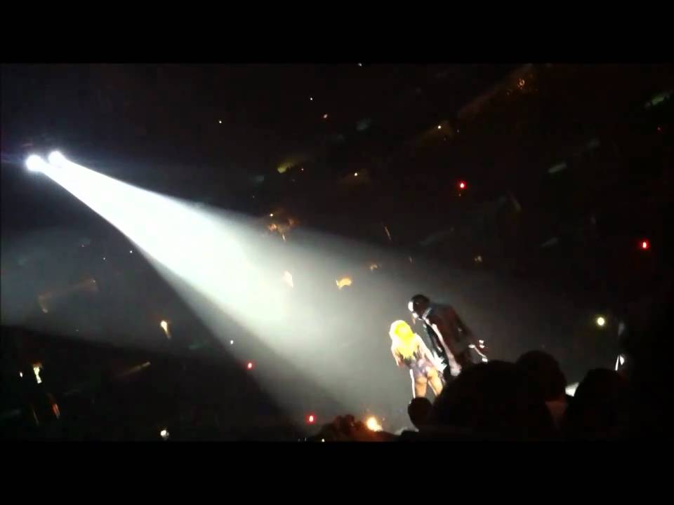 Lady Gaga microphone break Ottawa March 6th, 2011 - YouTube