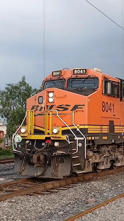 CONSIST BNSF 8041 ES44C4Burlington Northern Santa Fe AUTOMOTRIZFXE al norte#train #bnsf# ...
