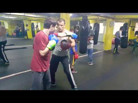 Boksör Kontra Atak Manevra Sağ Yumruk Adımla Çapraz Giriş.. Rakibin Sol Yumruğuna Karşı Ani  Kontra