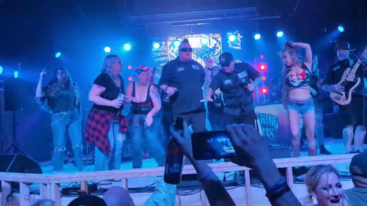 Moonshine Bandits - Like Em Wild Reno NV. 4/15/22 - YouTube