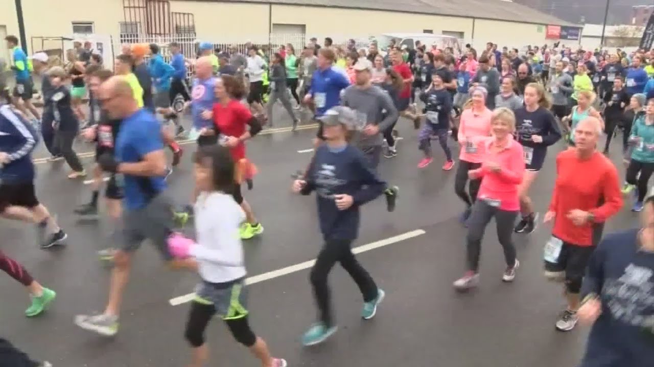 2018 Johnson City Turkey Trot Road Race season kicks off - YouTube