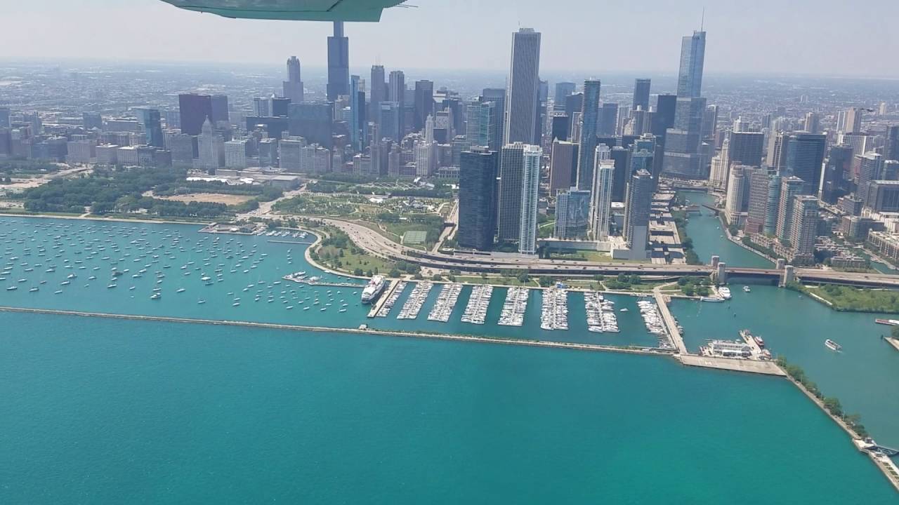Flying over downtown Chicago - YouTube