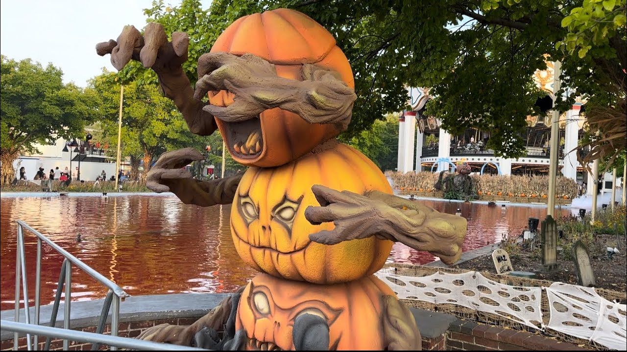 Freight Fest Six Flags Great America / stranger things hunted house ...