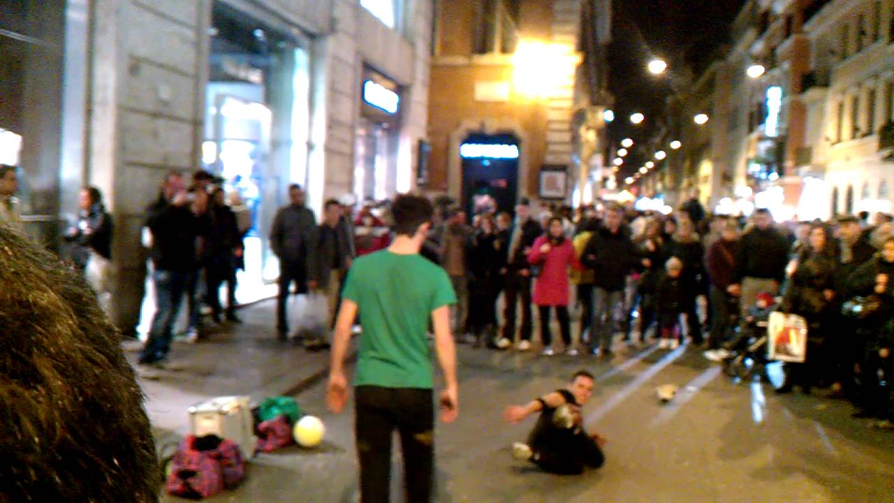 Street performance 3 @ Rome - YouTube