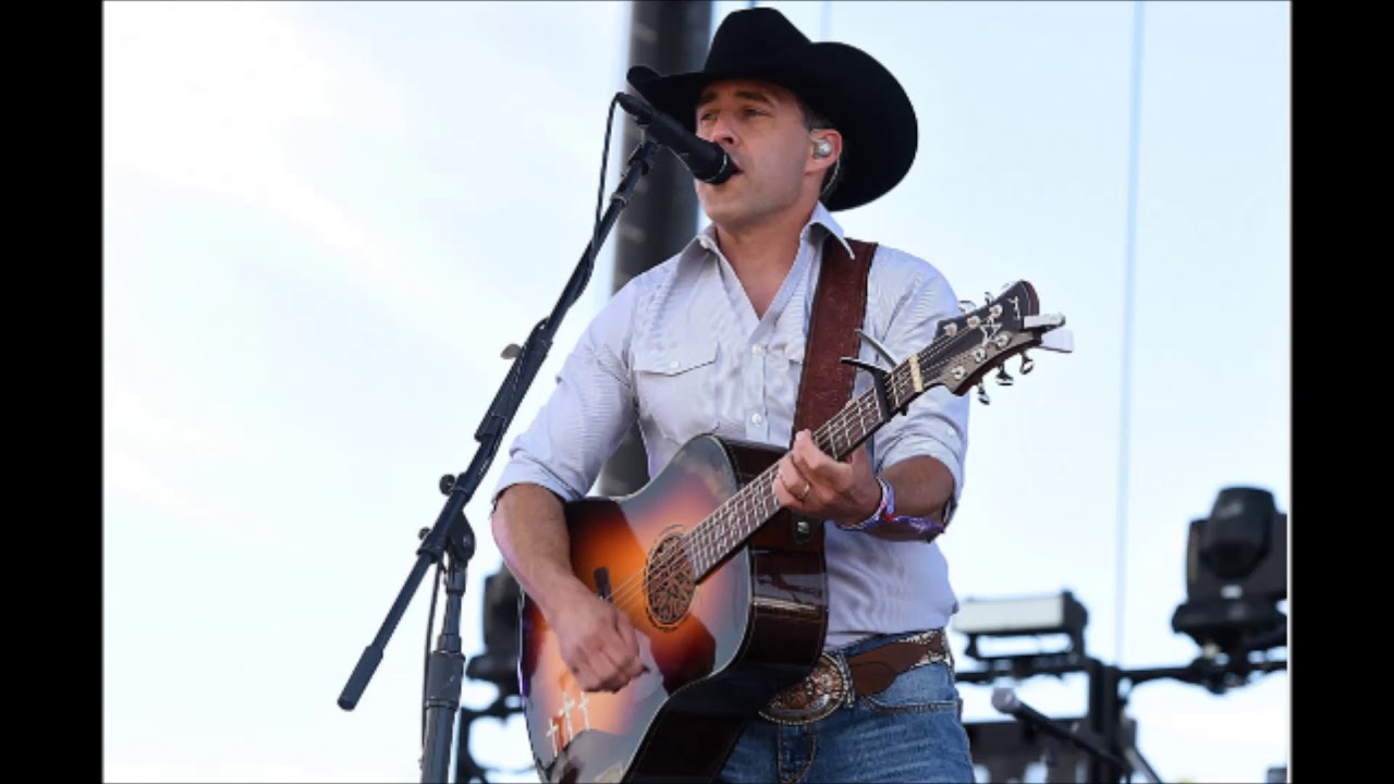 Aaron Watson's Daughter Helps Pick His Singles - YouTube