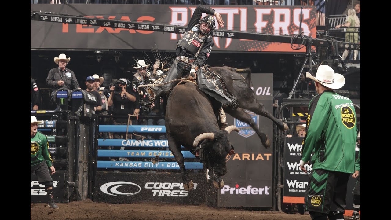 WRECK: Smooth Steel takes it to Daniel Keeping - YouTube