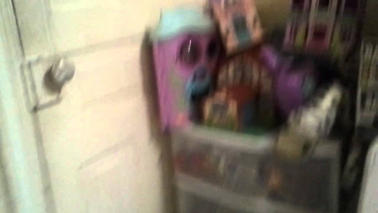 Crazy broom skillz - YouTube