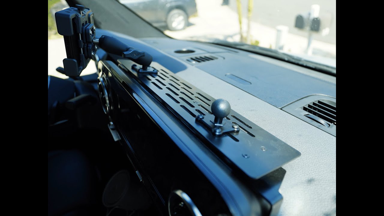 SPRINTER DASH ACCESSORIES AND PHONE MOUNTING SYSTEM WITH MOLLE PANEL ...