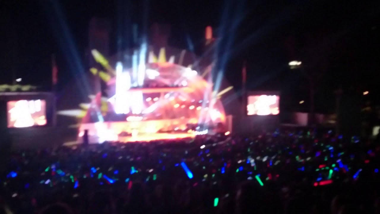 Taylor Swift "Shake It Off" Live We Can Survive Concert Hollywood Bowl ...