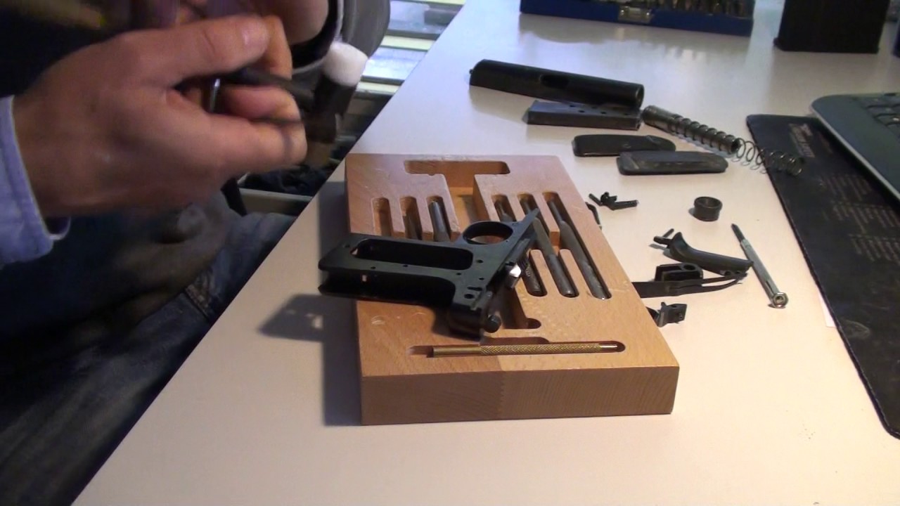 FN Model 1910 disassembly and reassembly - YouTube