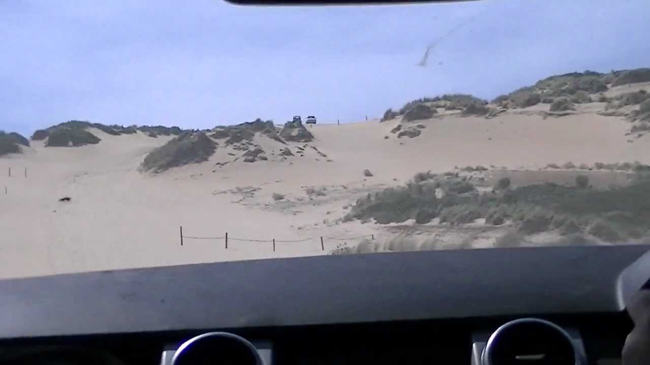 Land Rover Discovery 3 V8 HSE in sand - YouTube