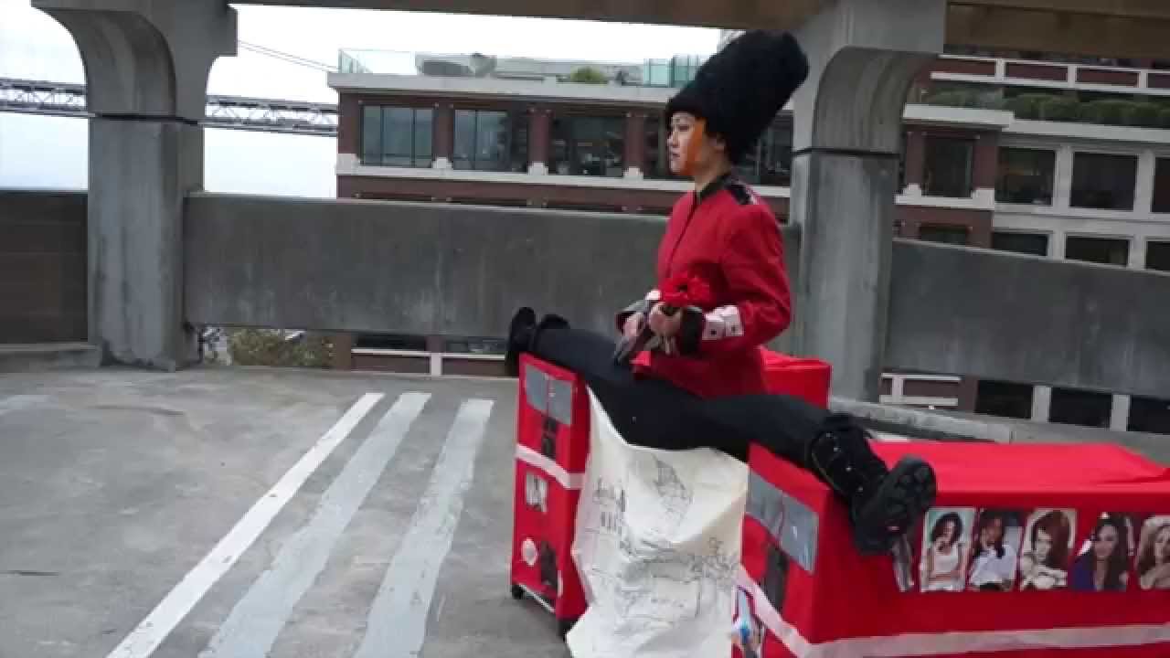 Epic Split costume - YouTube