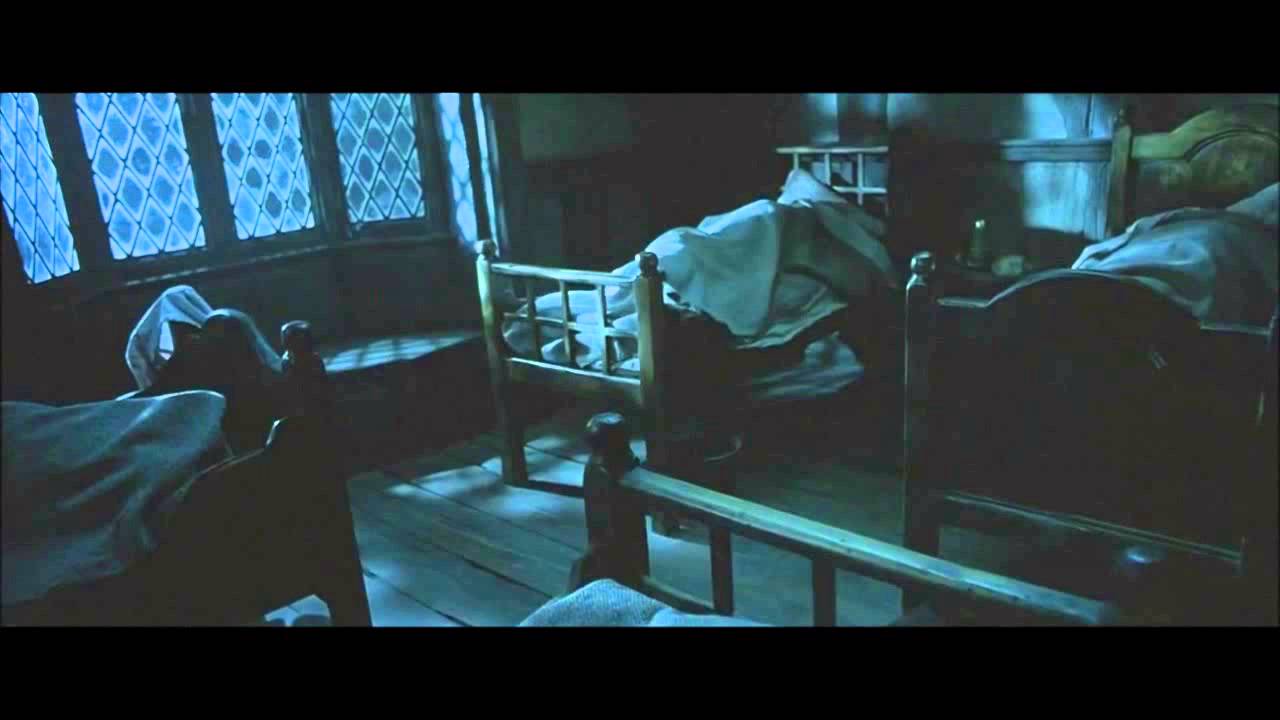 LOTR - The Fellowship of the Ring - Nazgul attack at Bree (Extended ...