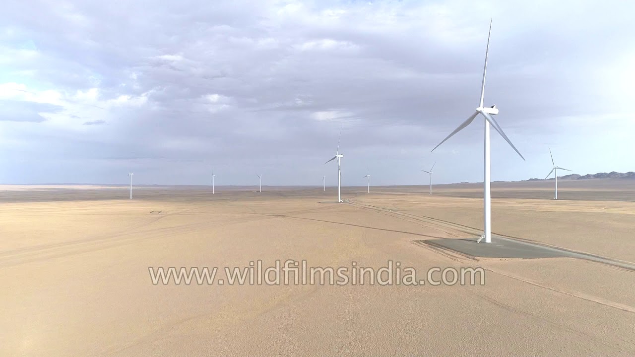 Wind energy from windmills in the Gobi desert, Mongolia - YouTube