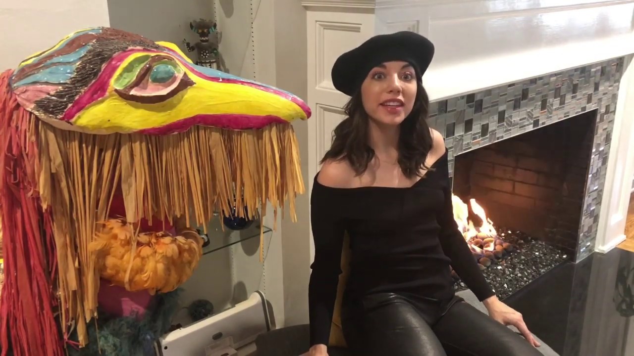 Meet The World's First Super Foot Model! - YouTube