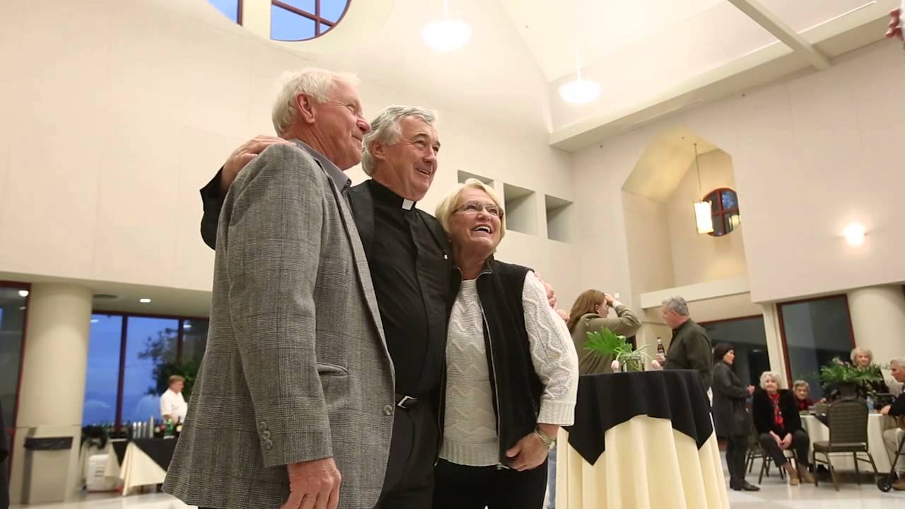 Hundreds gather to say farewell to Rev. Louis Lohan - YouTube