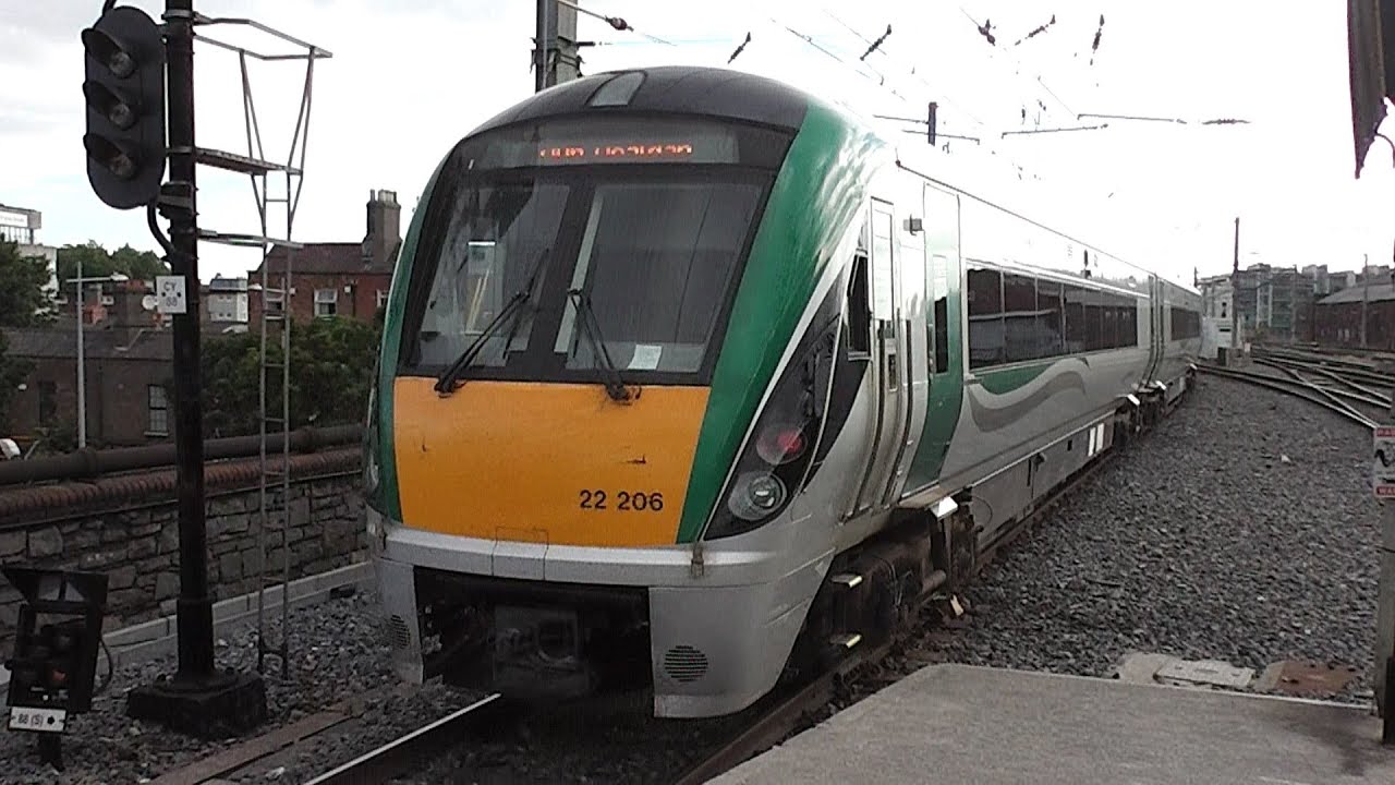 22000 Class DMU Commuter Train number 22206 - Connolly Station, Dublin ...
