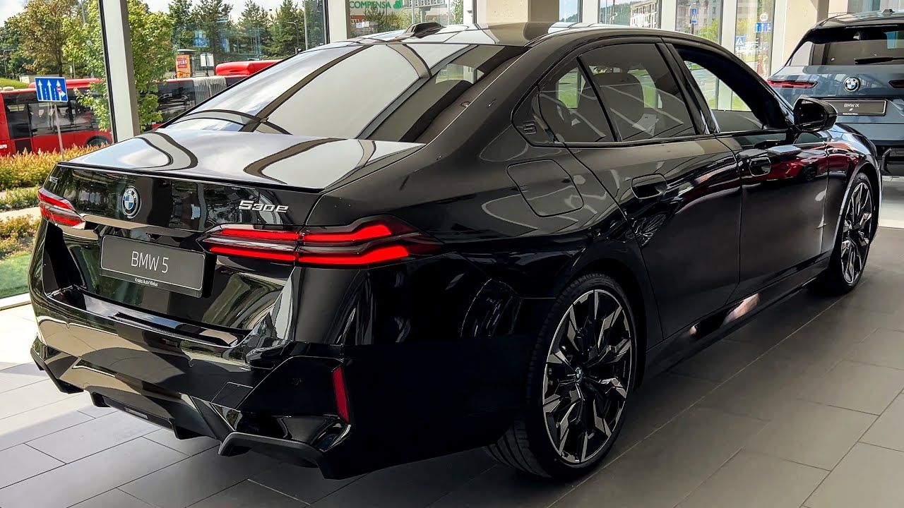 2025 BMW 5 series - Interior and Exterior Walkaround - YouTube