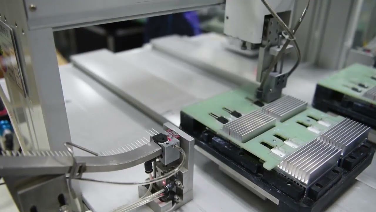 SOLDADOR INVERTER INGCO IGBT 130AMP ING-UMMA1605 MARKEM STORE - YouTube