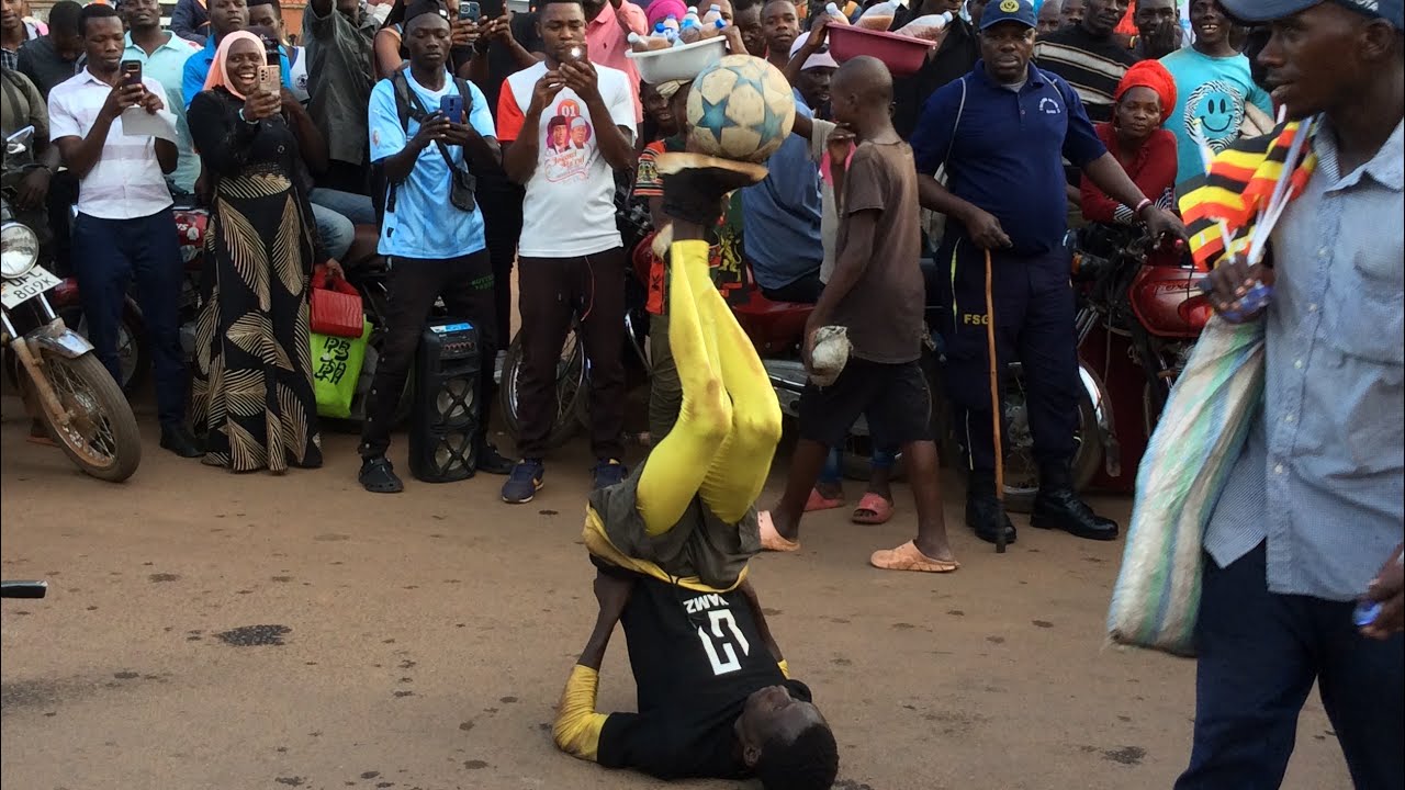 Best Football juggling skills | Crazy Soccer ball juggling tricks - YouTube