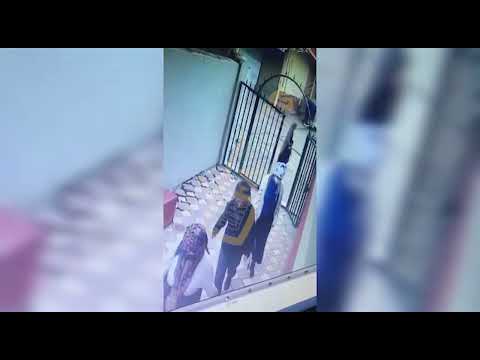 Şanlıurfa’da peçeli kadın hırsızlar kamerada!