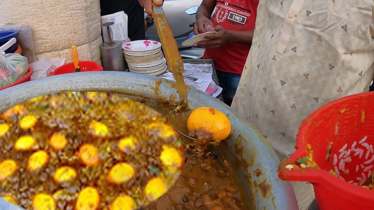 Famous Mulla Egg Jhal Muri of Savar National Memorial Gate ! Extreme ...