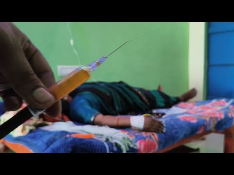 Reshma Bhabhi ko lagaya takat ka injection #injection #injection_funny #viralvideo #doctor.. #video