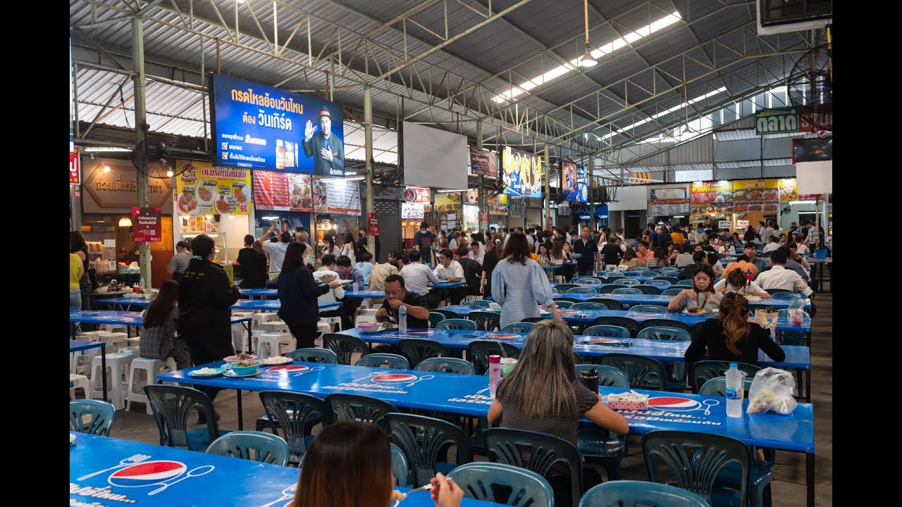 [4K] Ruam Sab Market adventures : A lunchtime stroll on Asok Road in ...