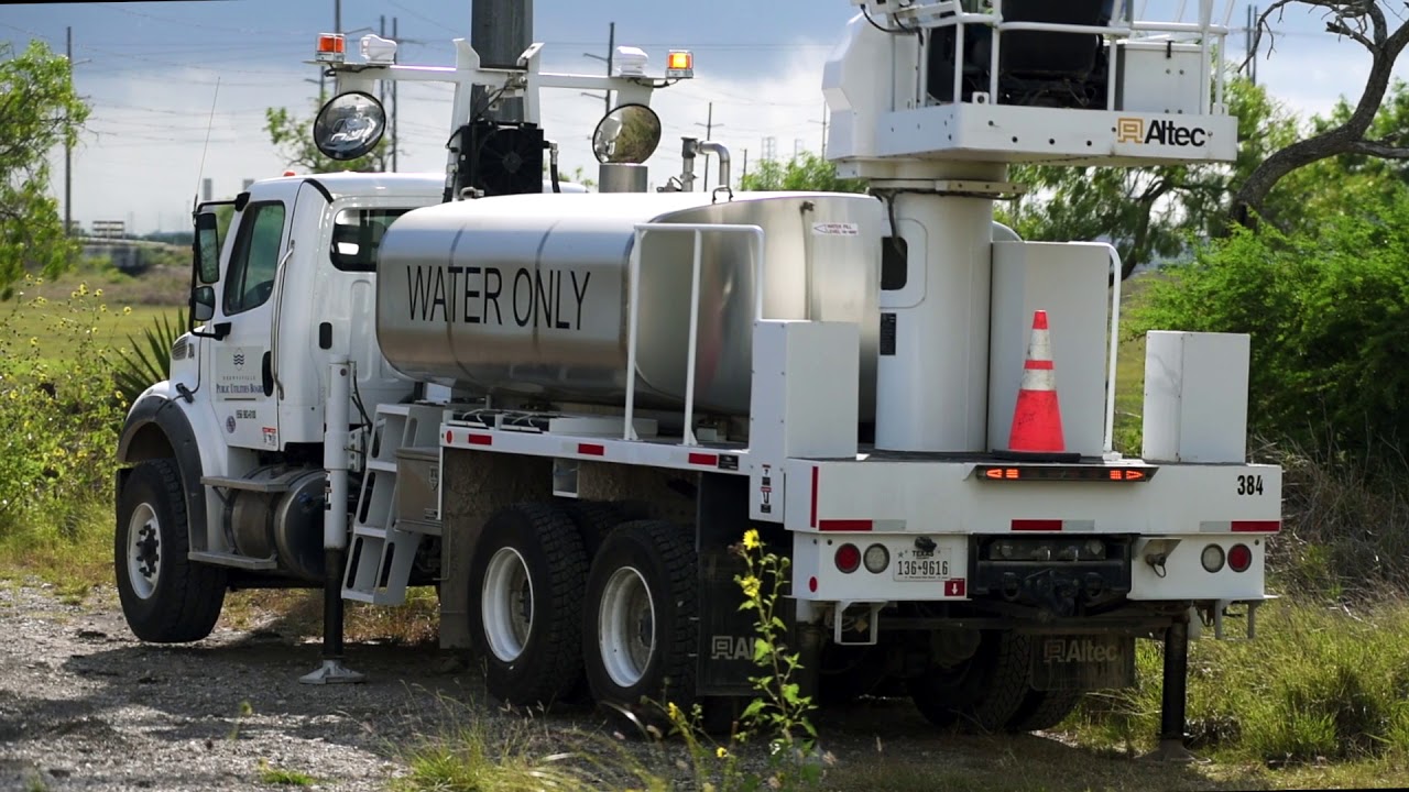 BPUB Central - Washer Truck for Power Lines - YouTube