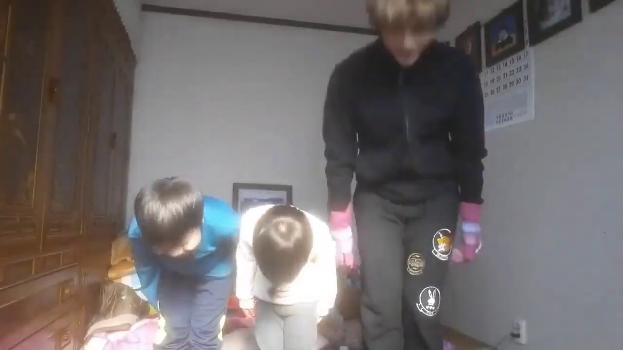 방탄소년단 BTS V With Kids :) - YouTube