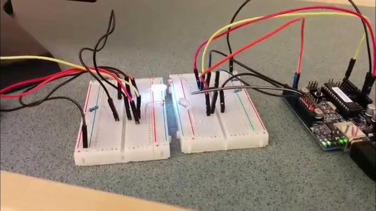 Sending messages between 2 computers using Arduino - YouTube