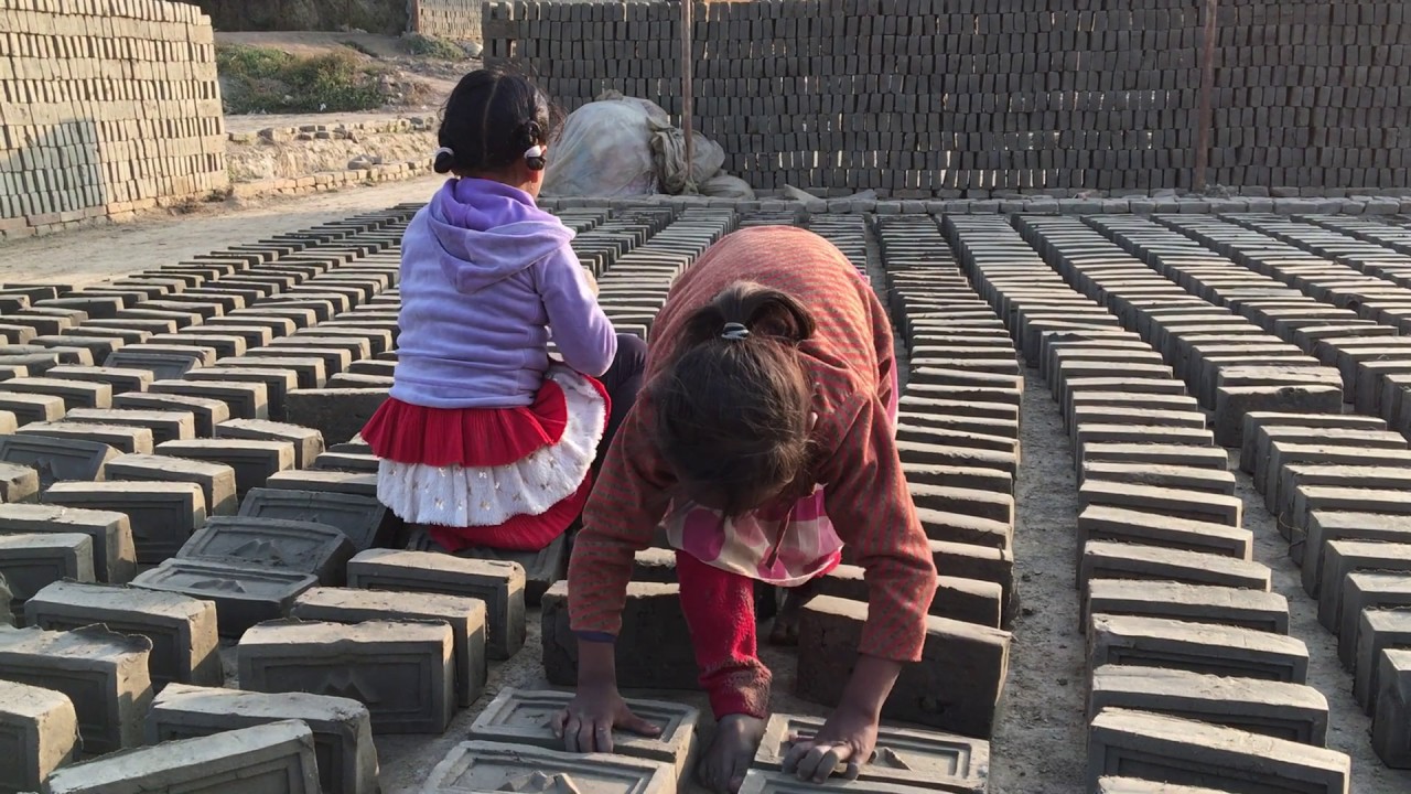 Brick Kilns: Flipping bricks - YouTube