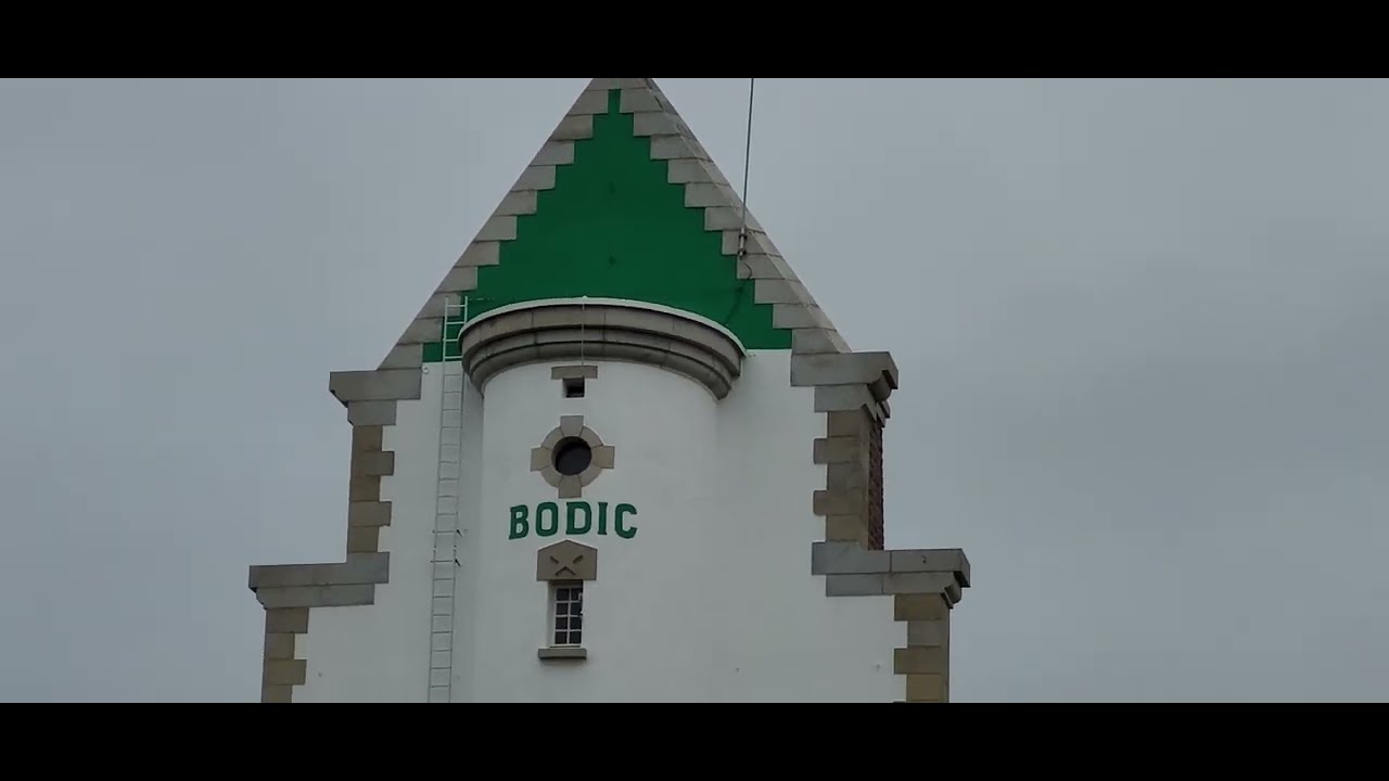 Phare de Bodic à lézardrieux - YouTube