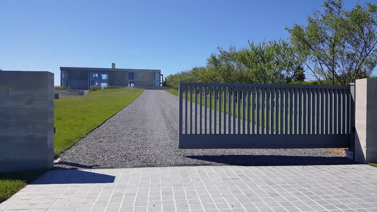 Custom aluminum slide gate with 20% slow-down - YouTube