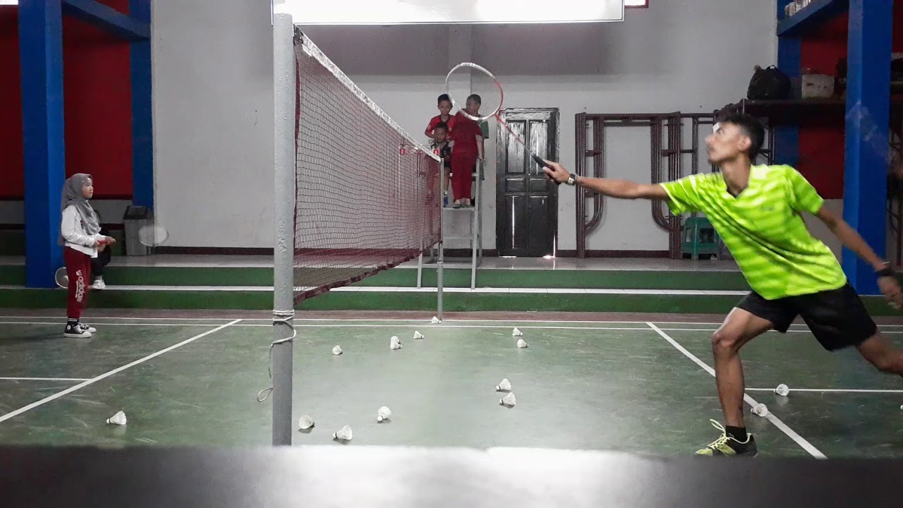 Badmintom - YouTube