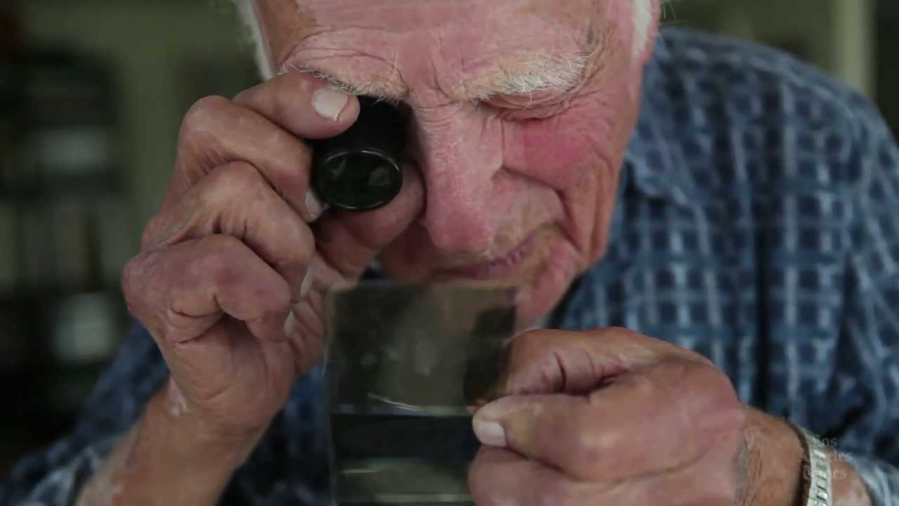 A life in pictures: 99-year-old photographer looks back - YouTube