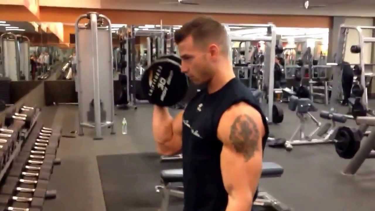 How to do a bicep curl using free weight dumbells. - YouTube
