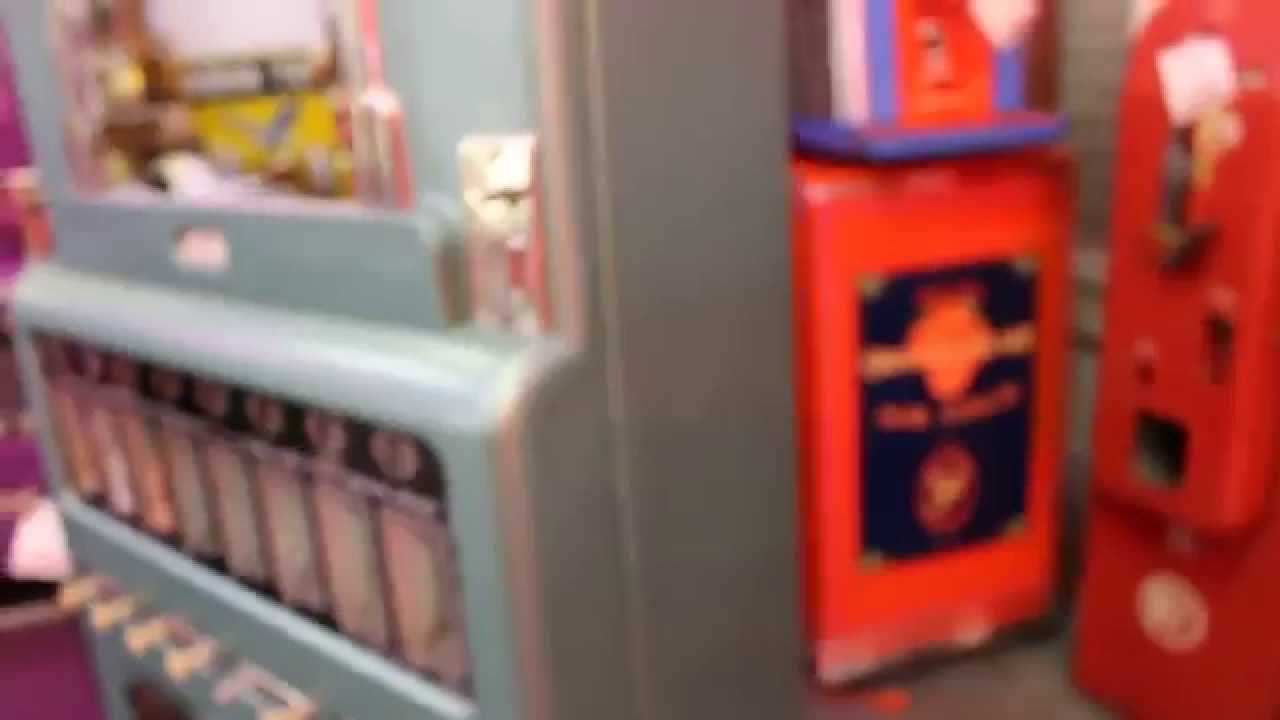 1940s Stoner Mfg. Univendor Floor Model Fresh Candy Coin-Op Vending ...