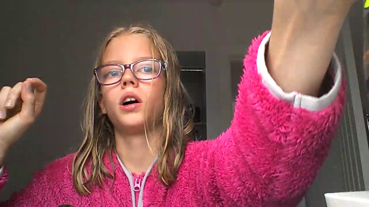 How to make slime with blue tack , water , soap and highlighter - YouTube