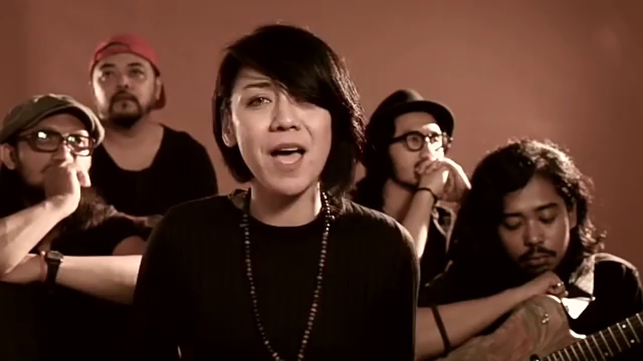 RIFFY PUTRI - Hari baru (video clip) - YouTube
