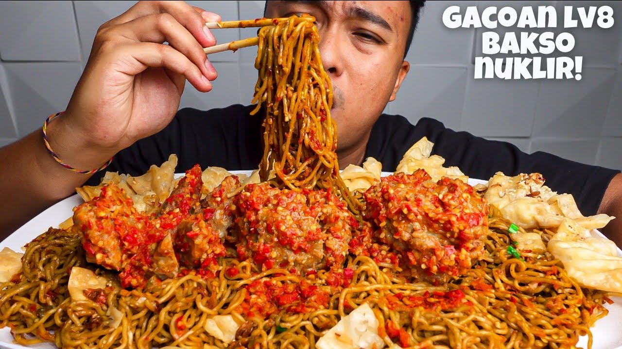 MUKBANG MIE GACOAN LEVEL 8 EXTRA TOPPING BAKSO URAT MERCON!! MUKBANG ...