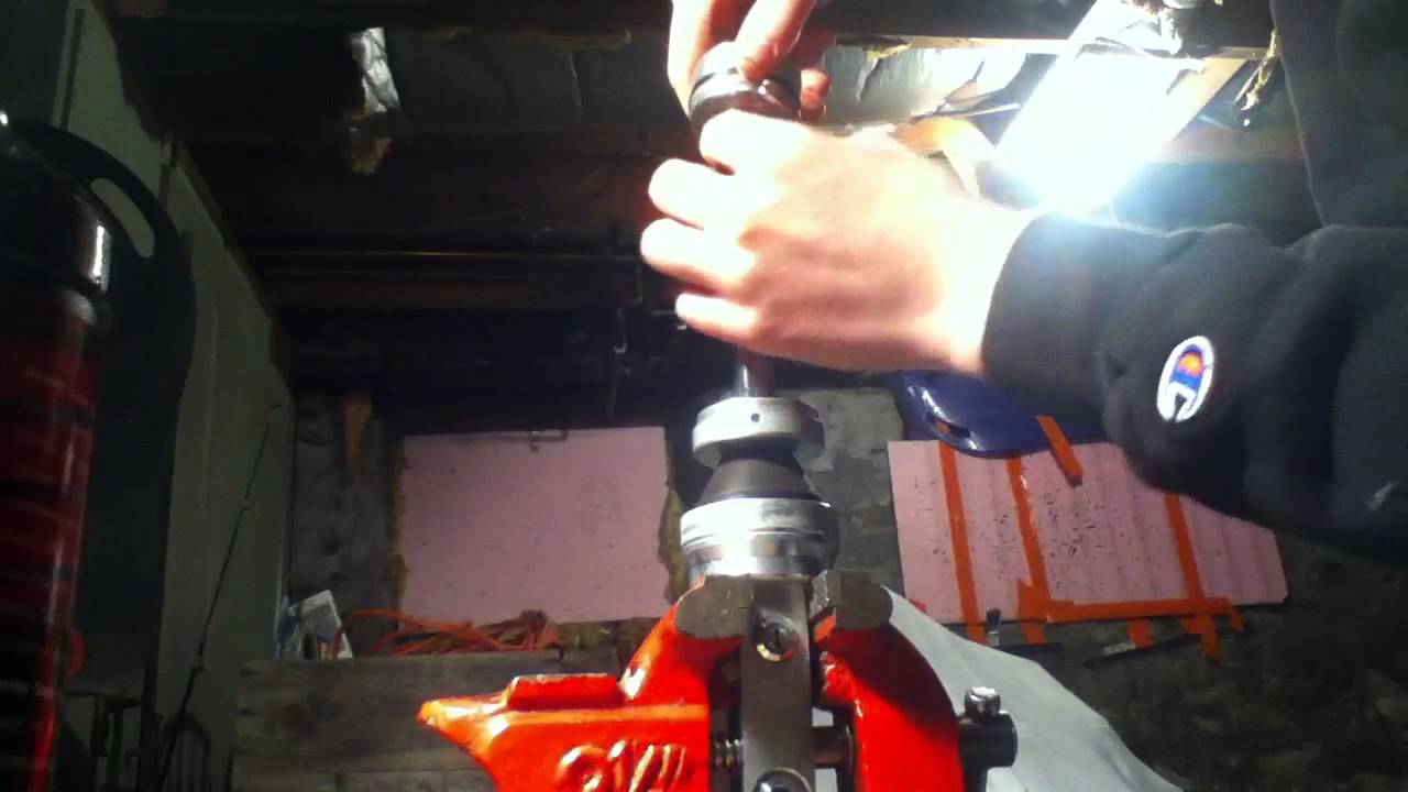 RM250 Shock Rebuild Part 2: Assembling Shock Shaft - YouTube