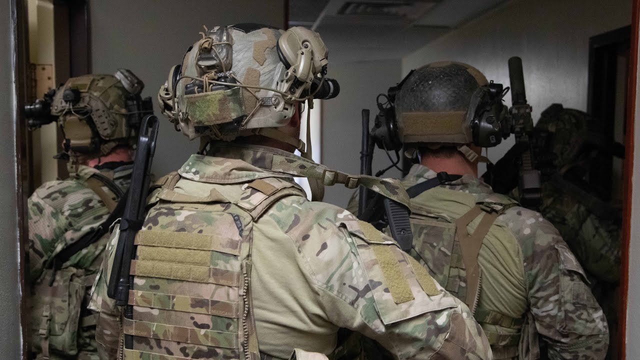 Navy SEALs, Green Berets, Norwegian Commandos CQC in Arctic Edge 2024 ...