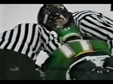 Hockeyfighters.cz Basil McRae vs Jim Pavese .wmv - YouTube