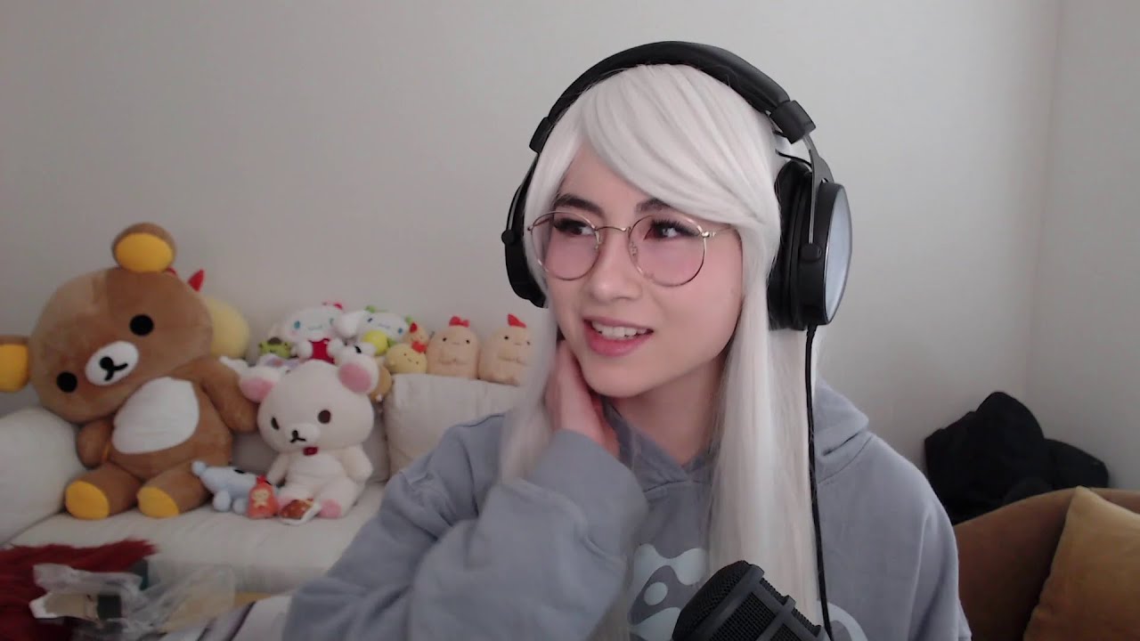 Kyedae shows off her NEW WIG (TenZ Old One) - YouTube