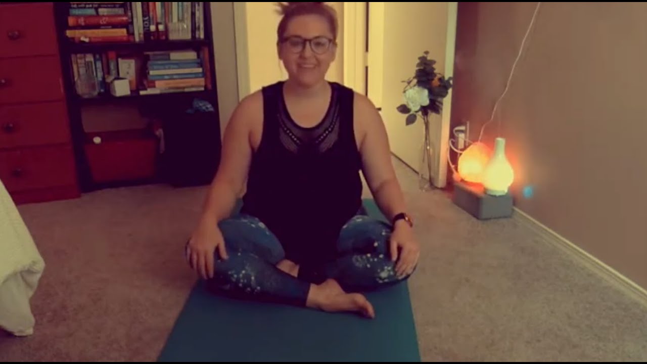 Allie Bailey - Gentle Yoga Flow (22 Minutes) - YouTube