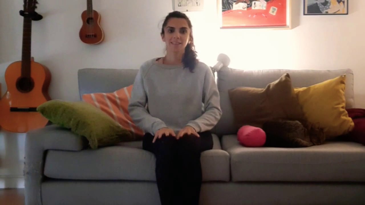 Clase de Yoga en el sillón (15 minutos) - YouTube
