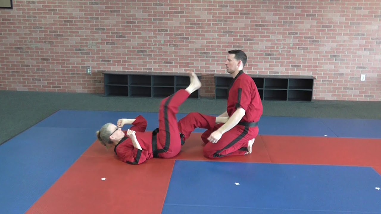 two hand choke defense from the guard - YouTube